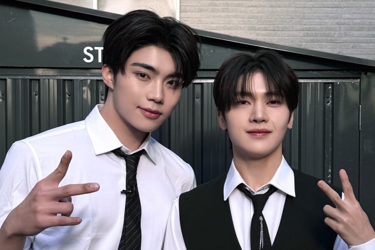 Seok Matthew dan Park Gun Wook ZEROBASEONE Menandatangani Kontrak ...